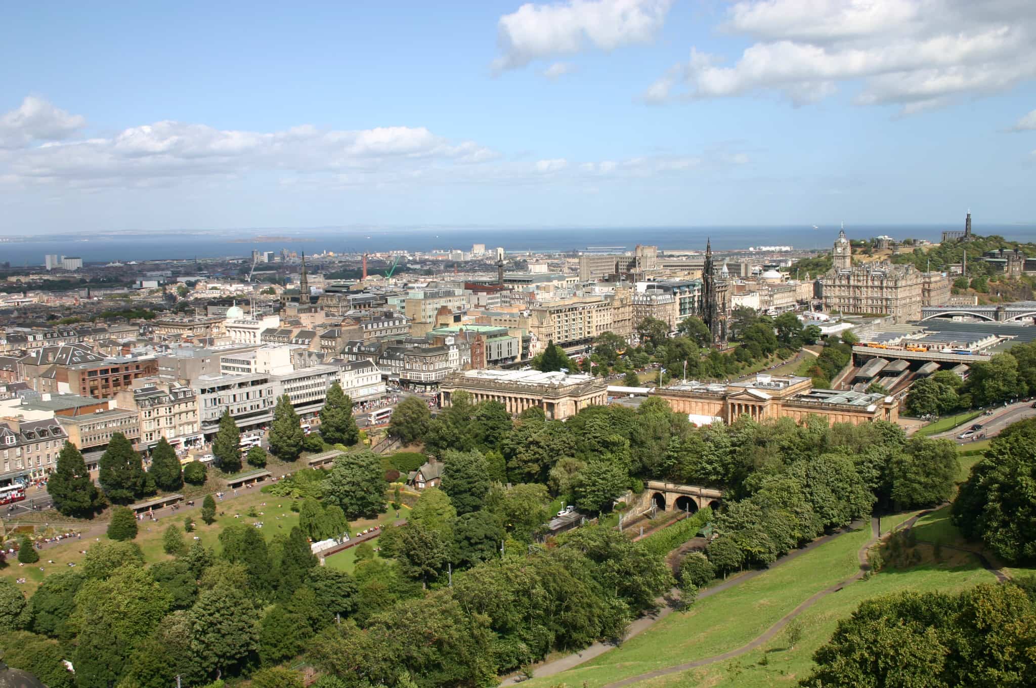 Edinburgh collection overhaul generates recycling boost - letsrecycle.com