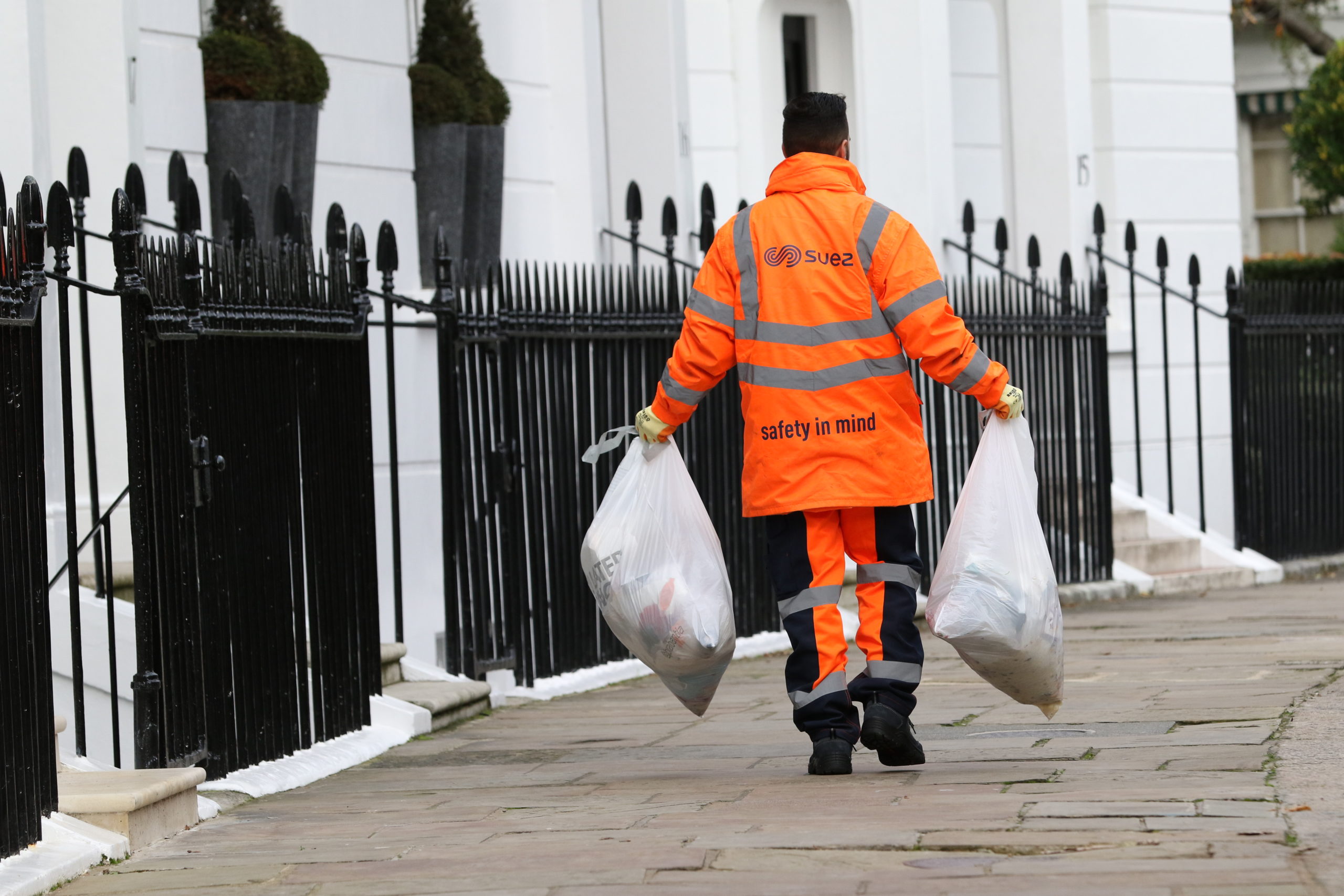 Suez to retain Kensington and Chelsea waste contract - letsrecycle.com