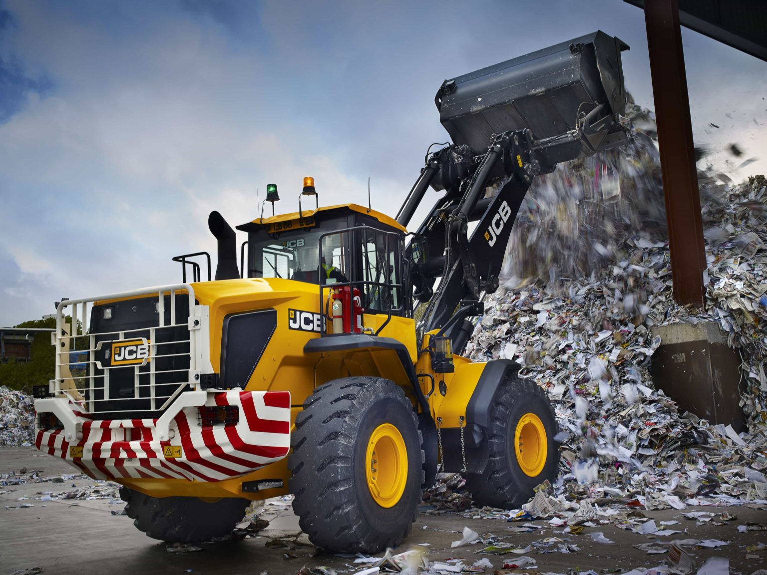 JCB unveils latest model in Wastemaster line
