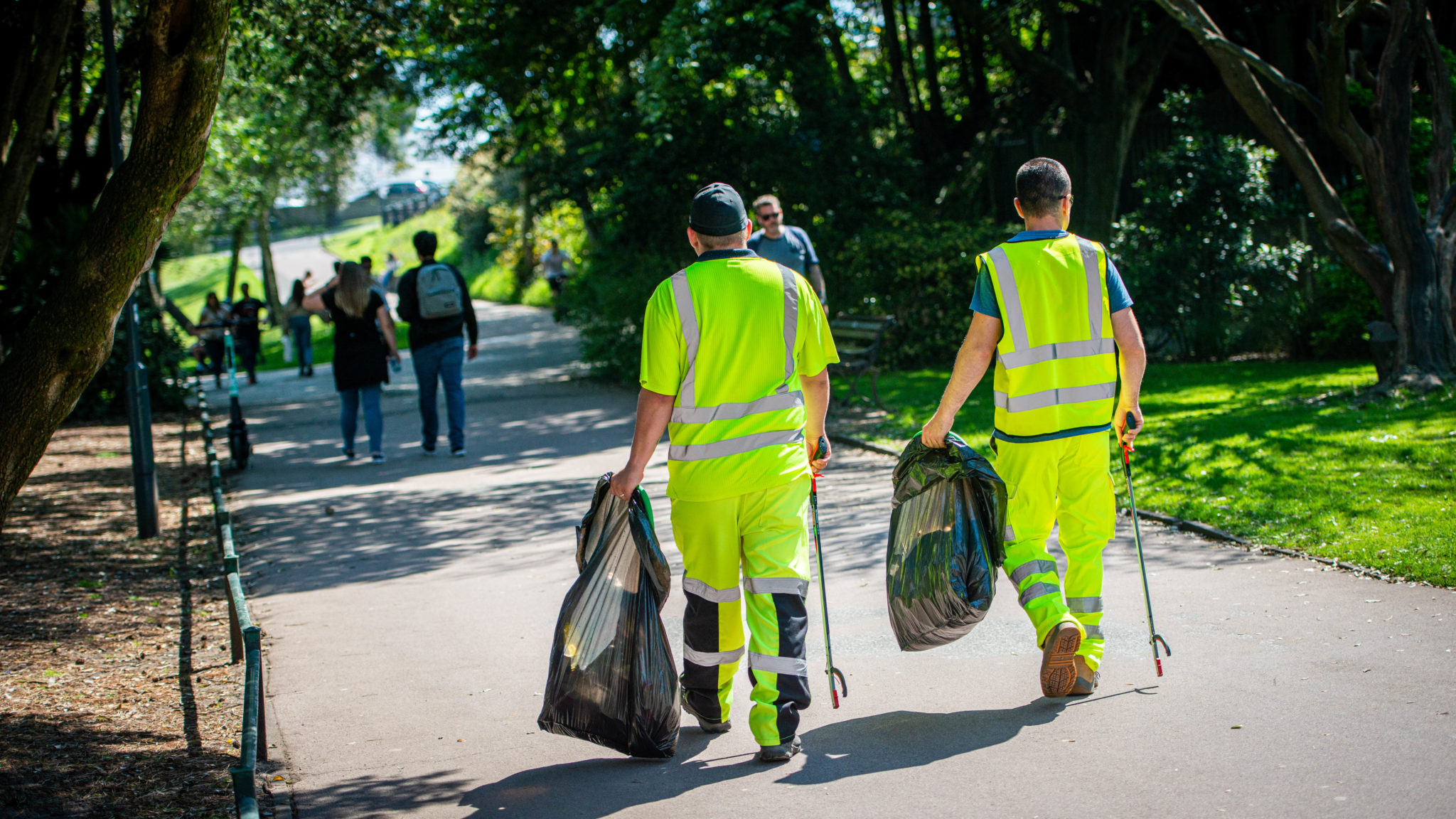 Defra in warning to councils over environmental fines - letsrecycle.com