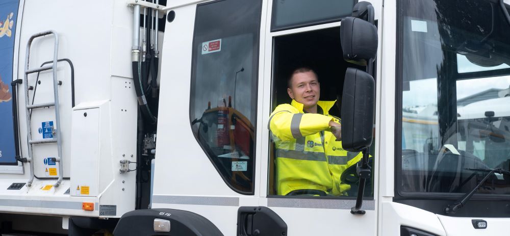 Veolia offers bonus to attract HGV drivers - letsrecycle.com