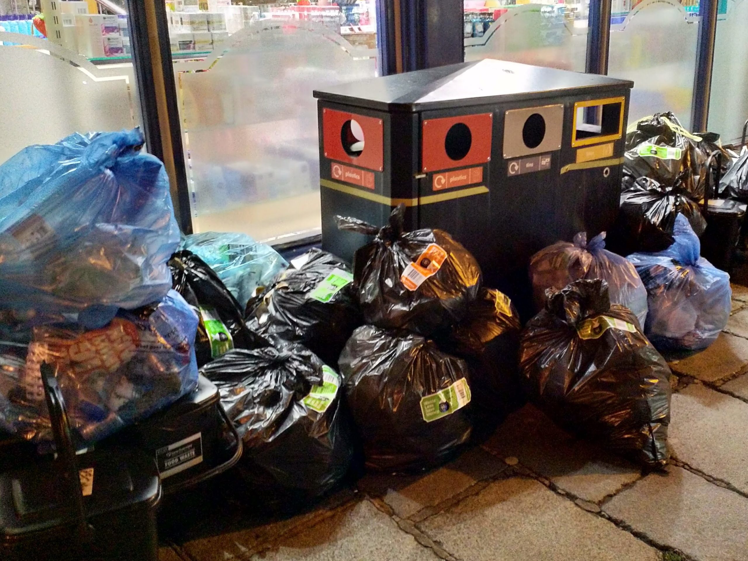 Guernsey could charge residents per bag of recycling - letsrecycle.com