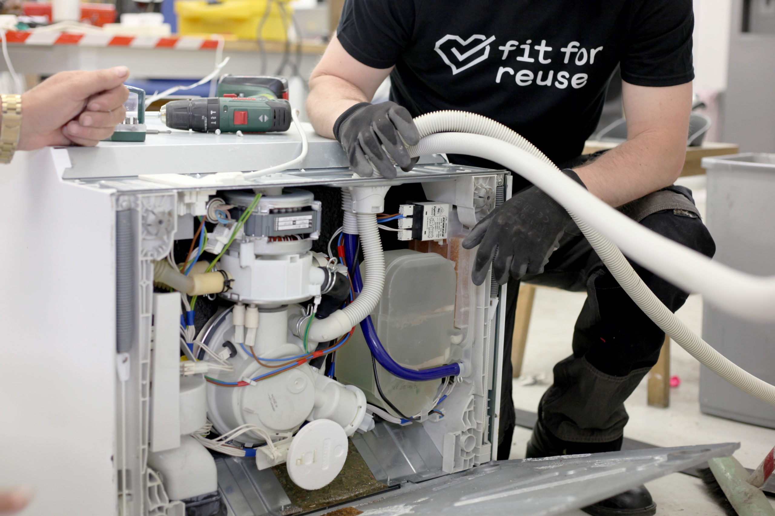 Reuse Network publishes WEEE repair and reuse guidance - letsrecycle.com