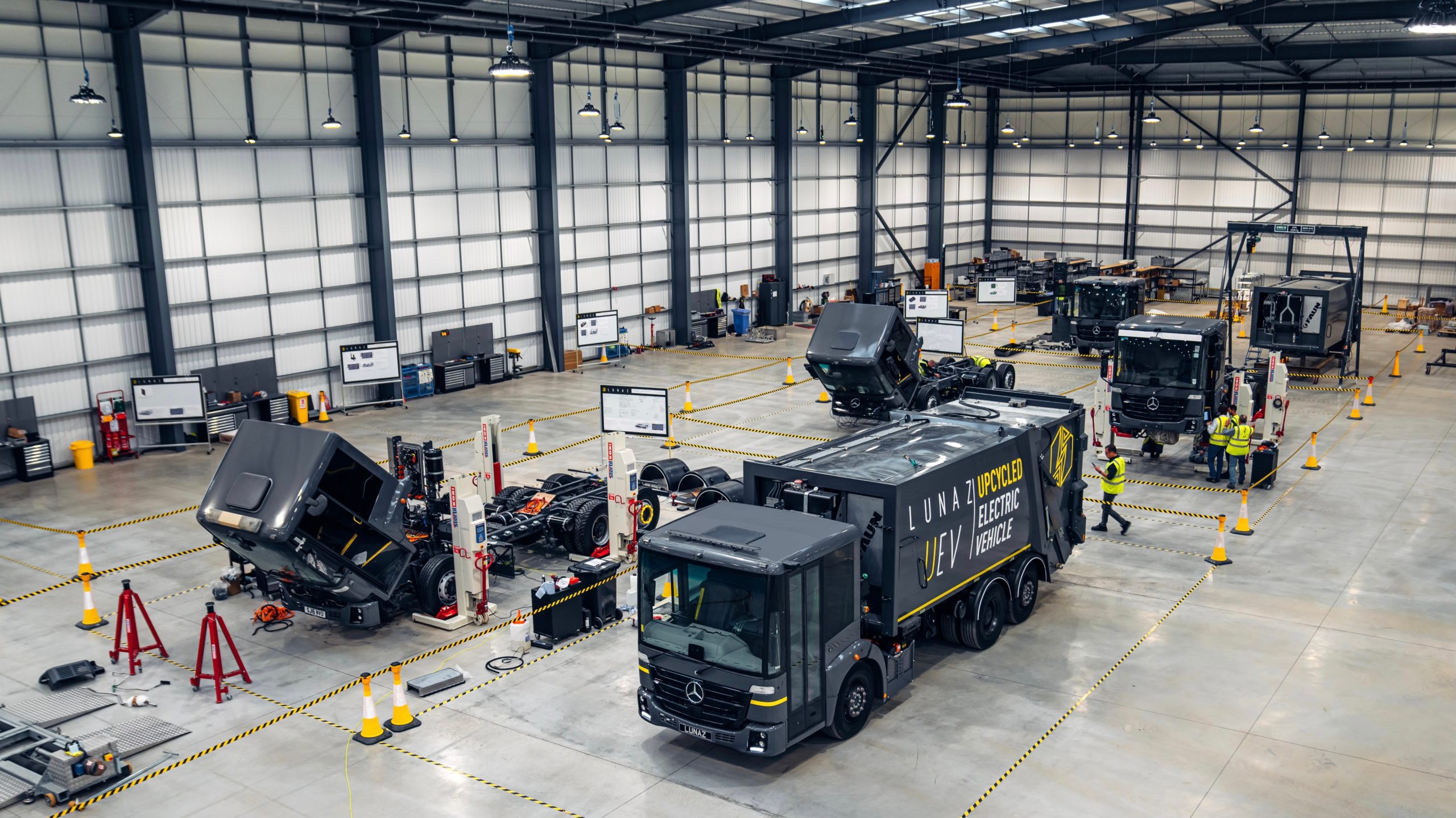 Lunaz’s upcycled electric RCV ‘passes hill climb test’ - letsrecycle.com