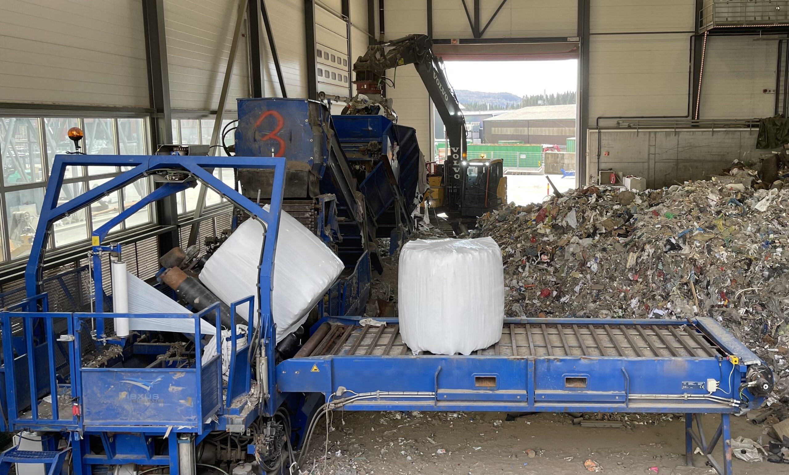 Geminor claims ‘UK first’ mobile baling unit system - letsrecycle.com