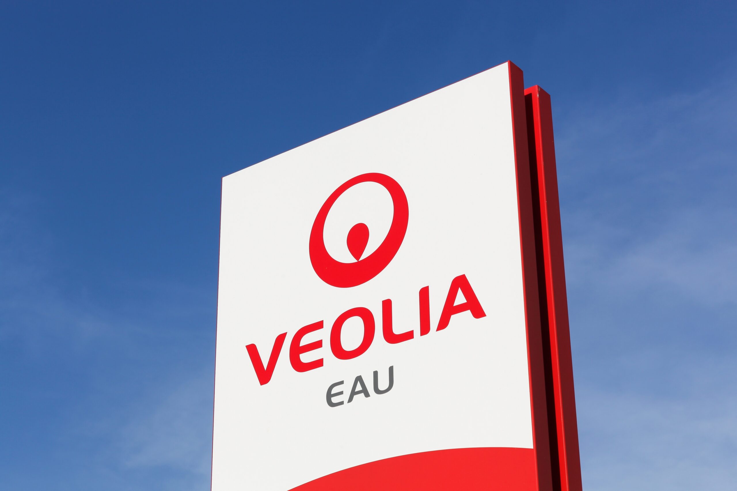 'Resilient' UK waste volumes boost Veolia's Q3 results - letsrecycle.com