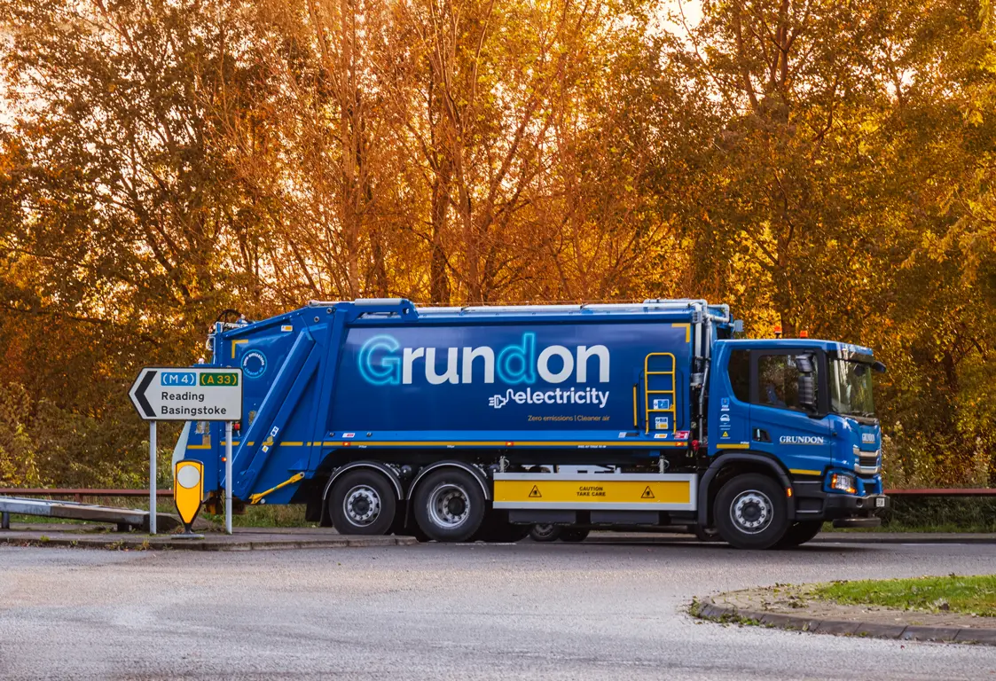 Grundon unveils £500,000 purpose-built electric RCV for commercial ...