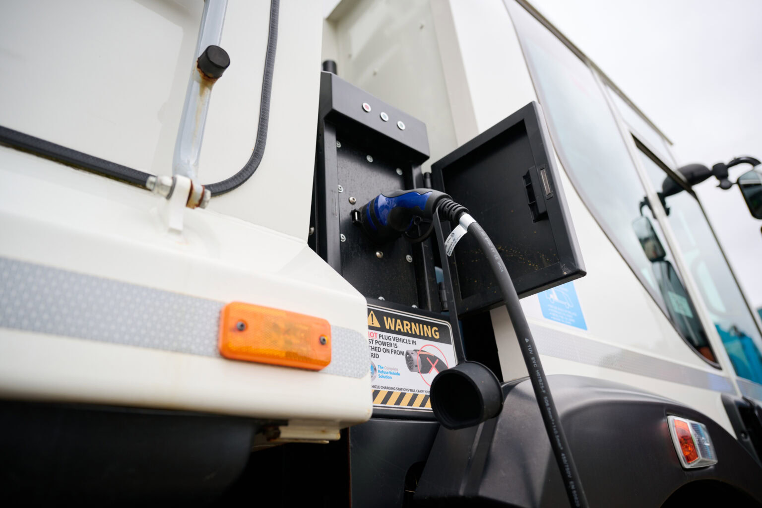 Hampshire eRCV pilot scheme saves nearly 9 tonnes in emissions ...