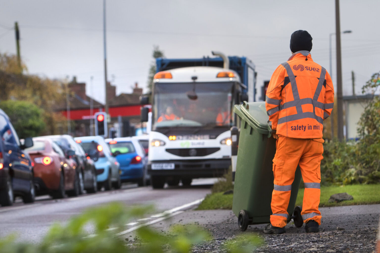 Abuse against Suez waste staff up 42% - letsrecycle.com